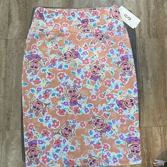 LuLaRoe | Skirts | Bnwt Disney Lularoe Miss Piggy Cassie Skirt Size ...
